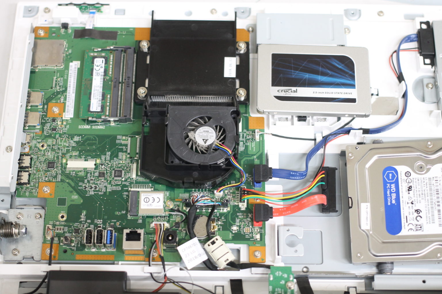 富士通ESPRIMO FH52/B1（FMVF52B1W）動作が遅いのでSSD交換 - パソコン修理のお医者さんPCアシスト